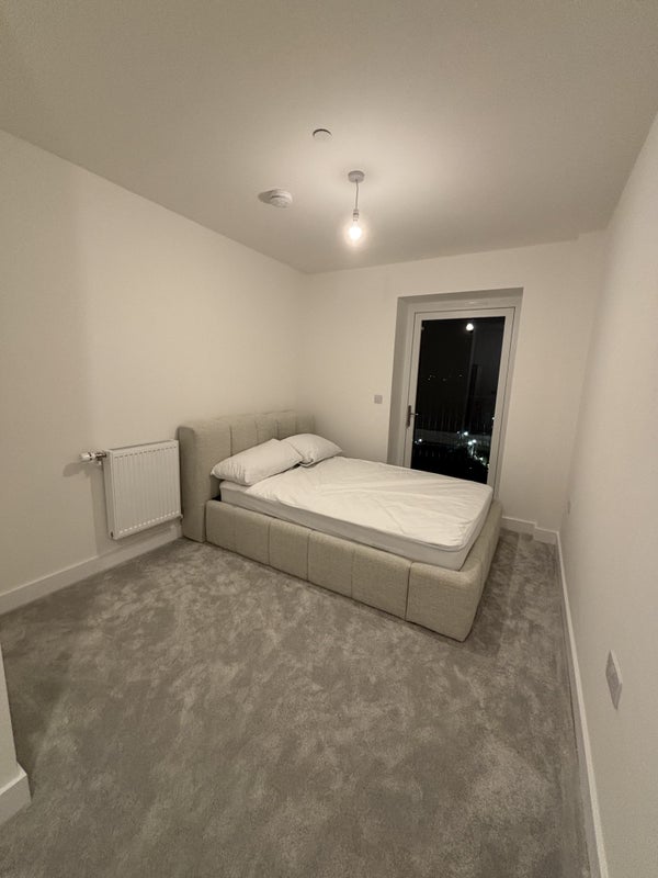 'Spacious Double room in a brand new flat' Room to Rent from SpareRoom