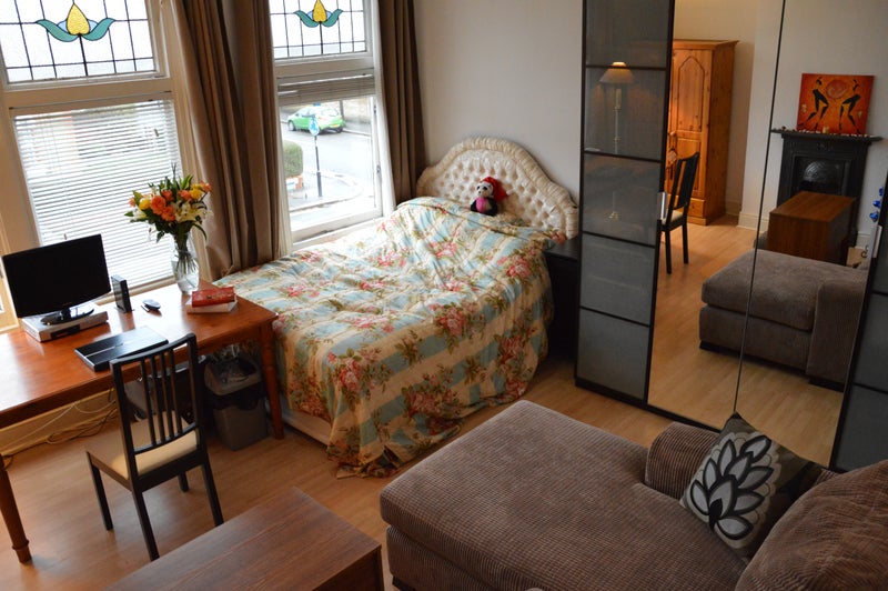 'Bright, Spacious, Furnished 25M2 Room Leytonstone' Room to Rent from ...