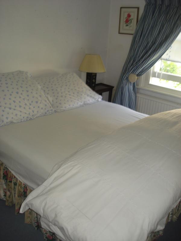 'Family home seeks friendly lodger' Room to Rent from SpareRoom