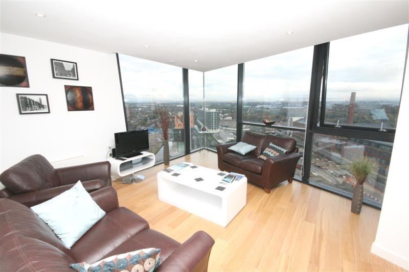 '15th Floor Double in Apartment with a View' Room to Rent from SpareRoom