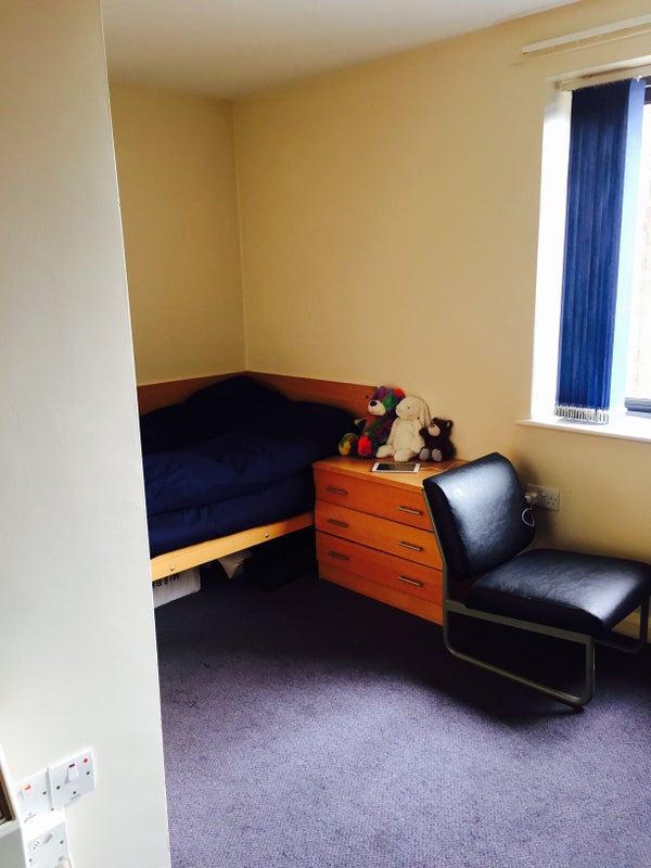 ' Self Contained One Bedroom Flat with River View ' Room to Rent from ...