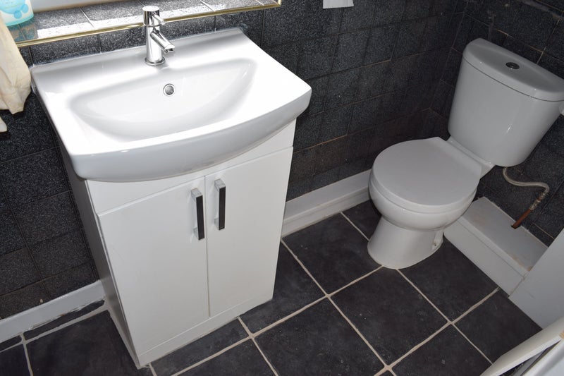 'Large 15sqm double room, professional or students' Room to Rent from ...