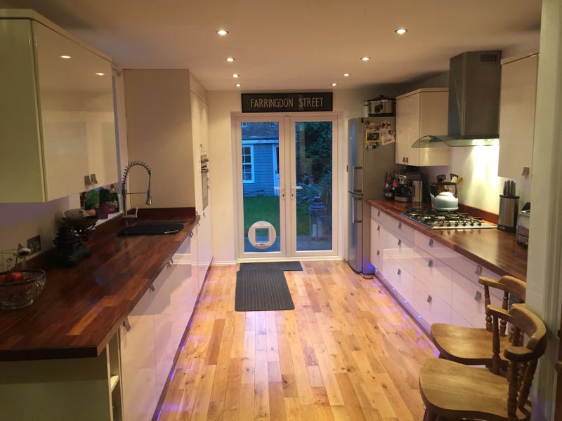 'King Size Bed, Sky Multi Room Box, Bills Inc ' Room to Rent from SpareRoom