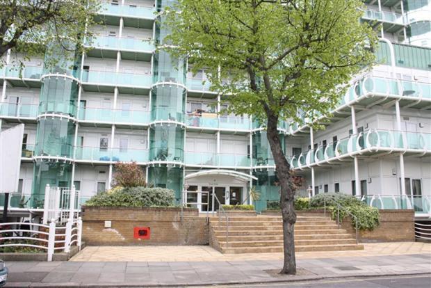 'Tower Point - Enfield Town Centre - Double Rooms' Room to Rent from ...