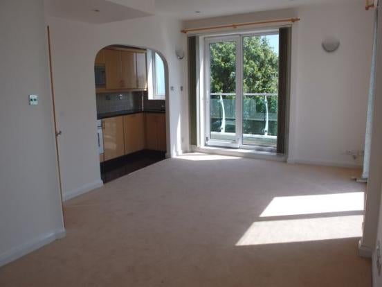 'Tower Point - Enfield Town Centre - Double Rooms' Room to Rent from ...