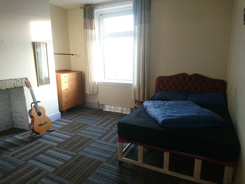 '1 large room for rent in shared house' Room to Rent from SpareRoom