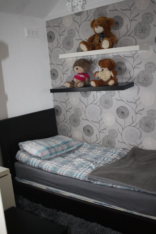 'Good size single room for girl ' Room to Rent from SpareRoom