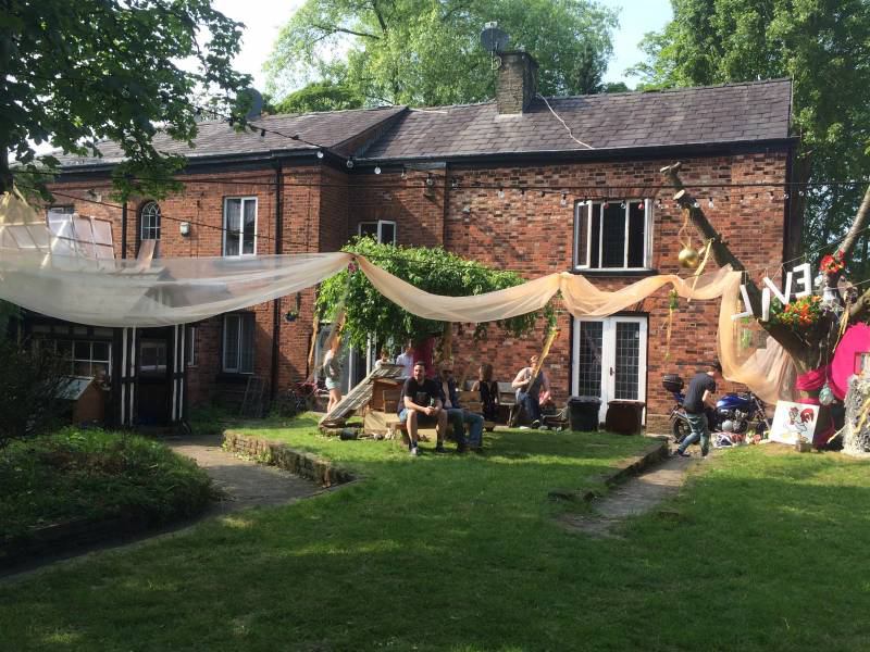 'Single room available in the historic Slade Hall' Room to Rent from ...