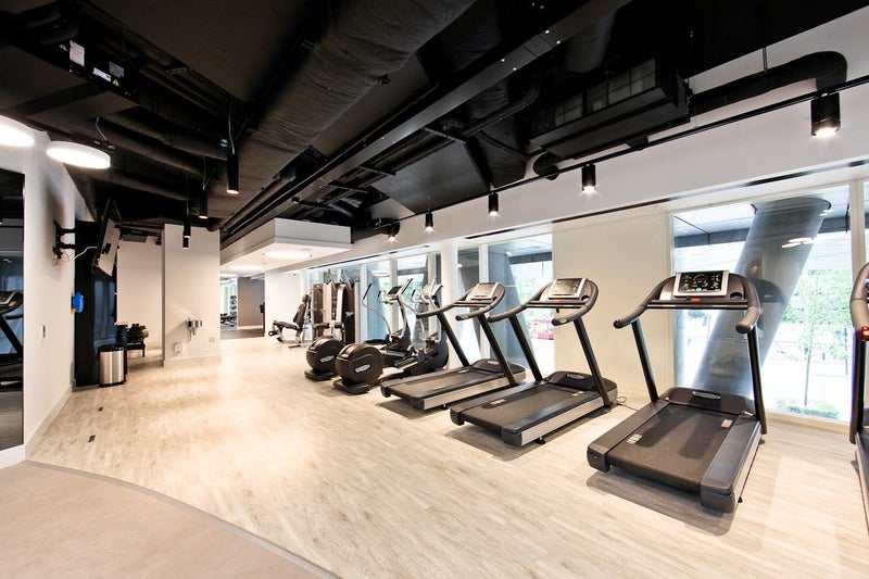 'Brand new apartment with gym and concierge. ' Room to Rent from SpareRoom