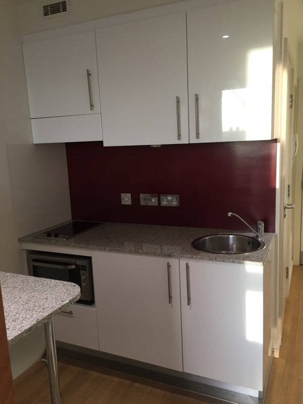 'Gold Studio in Wood Lane, Gradpad accommodation' Room to Rent from ...
