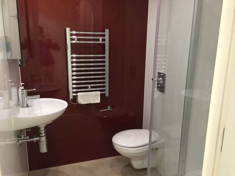 'Gold Studio in Wood Lane, Gradpad accommodation' Room to Rent from ...