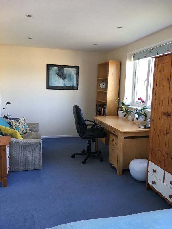 'Large freshly decorated double bedsit ' Room to Rent from SpareRoom