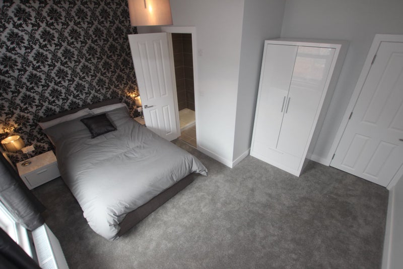 'Luxury Double Room with En-suite in Reading' Room to Rent from SpareRoom