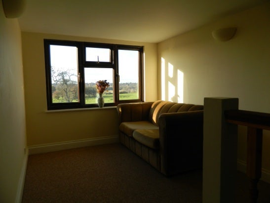 'Self Contained Bedsit' Room to Rent from SpareRoom