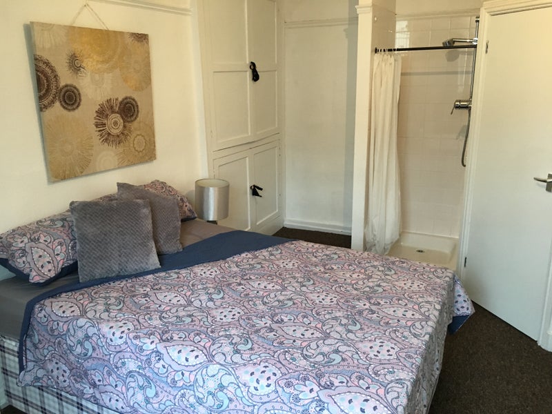 'Newly Refurbished 12 Bedroom House with En-Suites' Room to Rent from ...