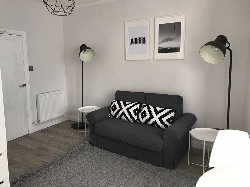 'Modern Studio Flat' Room to Rent from SpareRoom
