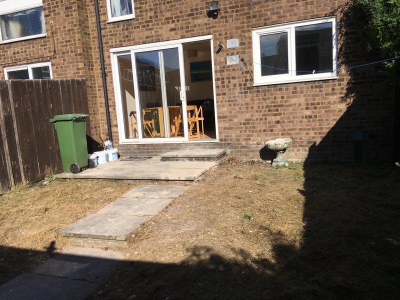 '1 Double Room in Elgar Path 4mins to Station ' Room to Rent from SpareRoom