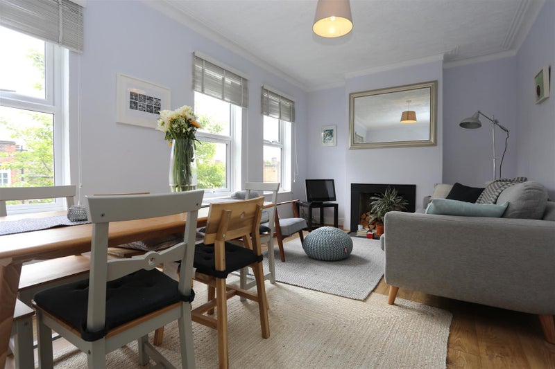 'Spacious first floor 2 bed Warner flat for rent ' Room to Rent from ...