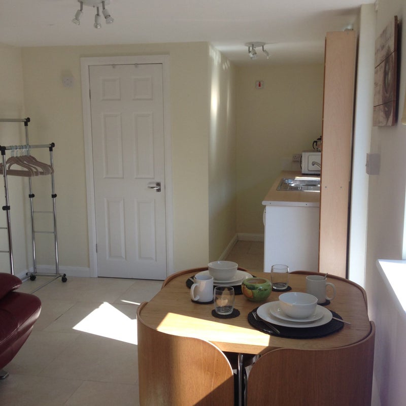 'Self-Contained, detached annex/garage conversion' Room to Rent from ...