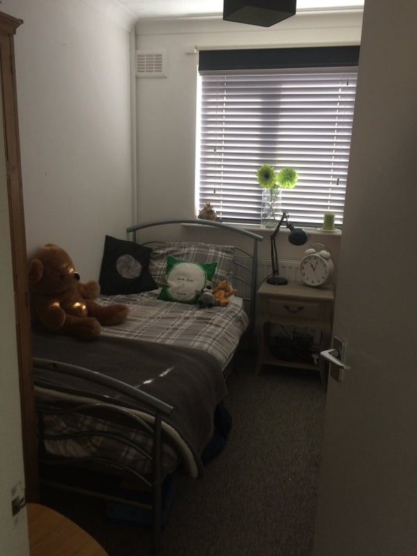 'Single Room To Let In Friendly Family Home ' Room to Rent from SpareRoom