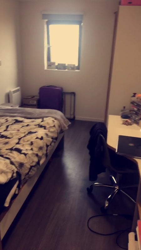 'Silver En Suite Room - Merlin Heights' Room to Rent from SpareRoom