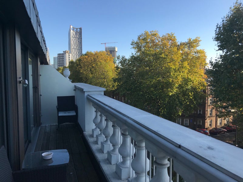'Fabulous flat wth balconies giving London views' Room to Rent from ...