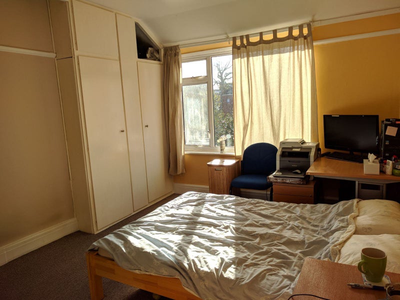 'Large furnished bedroom for couple in house share' Room to Rent from ...