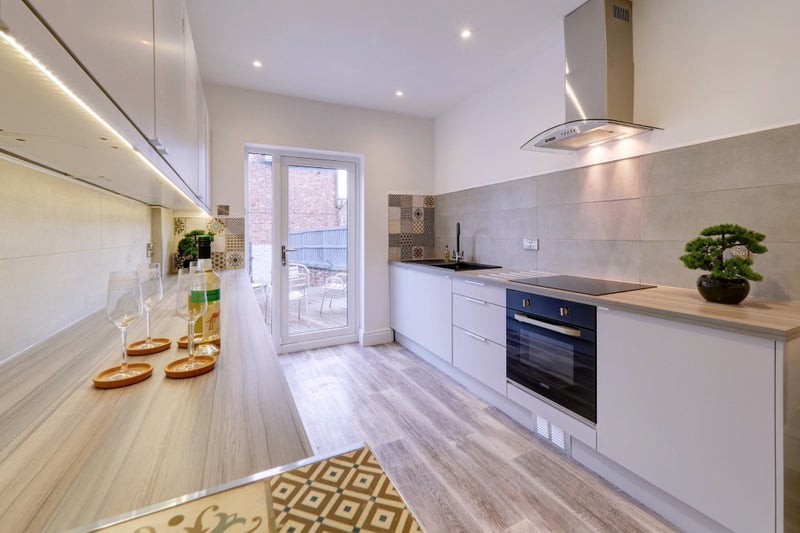 'Stunning fully refurbed luxury HMO' Room to Rent from SpareRoom