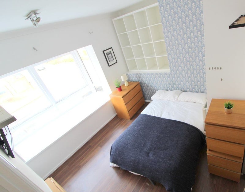 'Beautiful Bedsit In Canary Wharf ' Room to Rent from SpareRoom