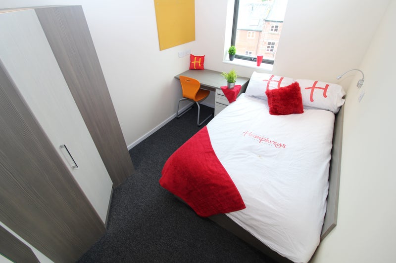 'The Hub. Studios with en-suites.' Room to Rent from SpareRoom