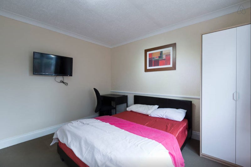'Hotel Like Serviced Rooms - Brand New HMO' Room to Rent from SpareRoom