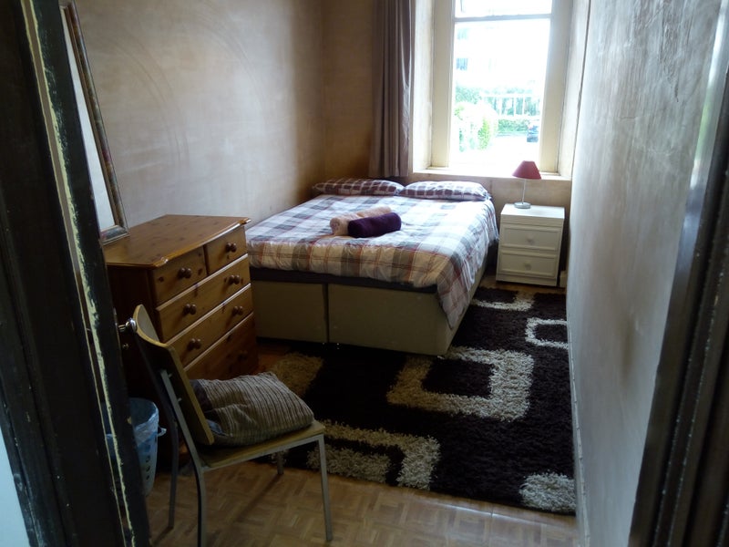 '5 rooms to let in central Swansea scruffy house' Room to Rent from ...