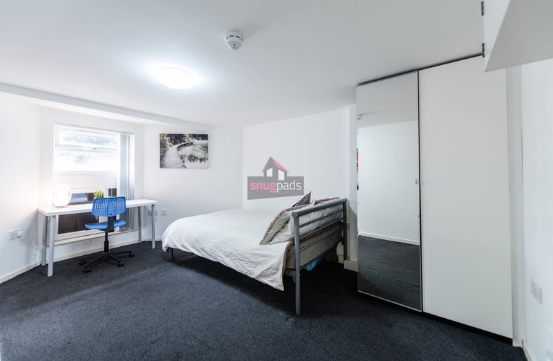 'Modern bedsit inc private kitchen inc most bills ' Room to Rent from ...