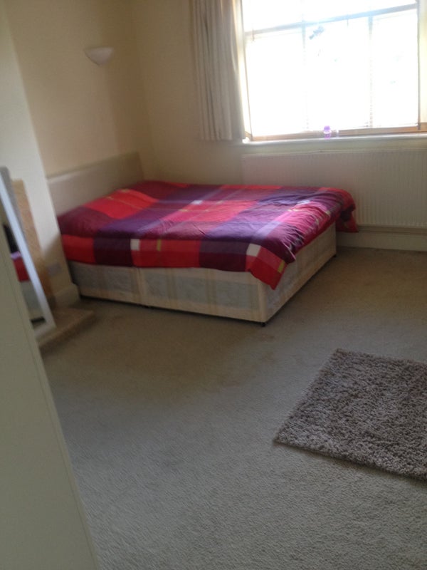 'Large Double / Triple Rooms in EN1' Room to Rent from SpareRoom