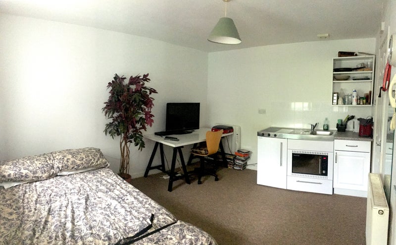 'Self Contained Bedsit Available ' Room to Rent from SpareRoom