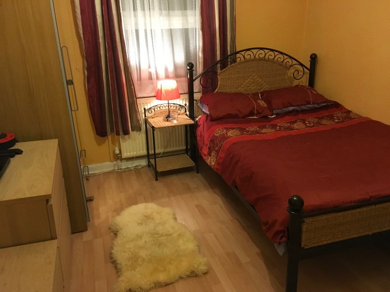 'Large Bedsit to let in Archway' Room to Rent from SpareRoom