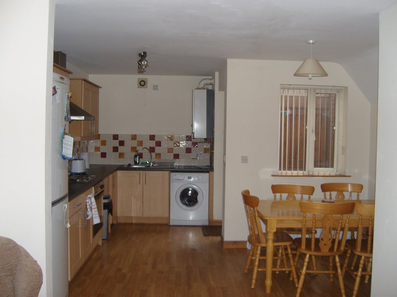 'Excellent double room availabe' Room to Rent from SpareRoom