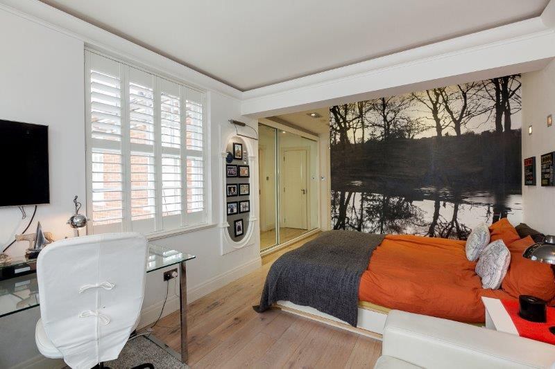'Extra Large Double Bedroom (8M X 4.3M) Offered ' Room to Rent from ...