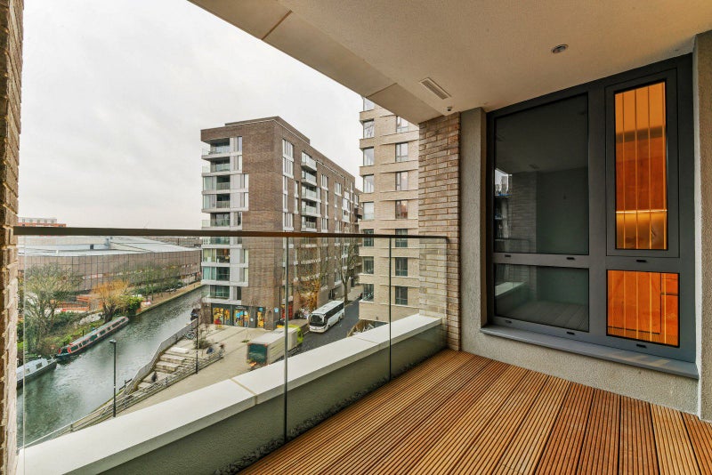 'Onyx Apartments, Camley Street N1C 4Pf' Room to Rent from SpareRoom