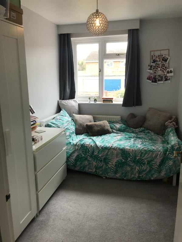 'MON-FRI Single room to rent (female preferred)' Room to Rent from ...