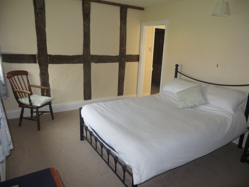 'Double En-Suite in Farmhouse B&B' Room to Rent from SpareRoom