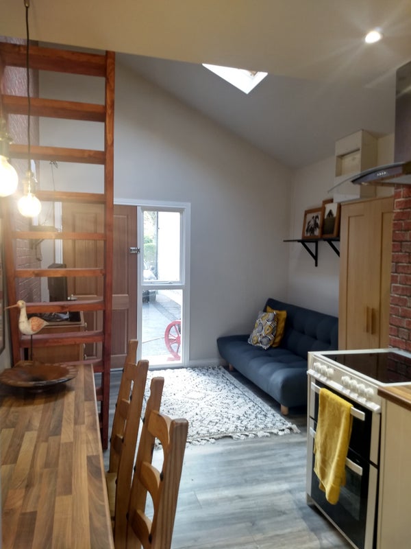 'Bedsit /studio apartment available, short-term ' Room to Rent from ...