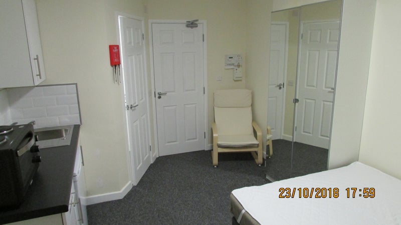 'Studio/bedsit/ensuite room - CV2 ' Room to Rent from SpareRoom