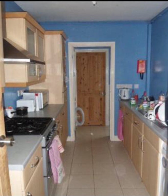 'Student House in Bath - 105 Locksbrook Road' Room to Rent from SpareRoom