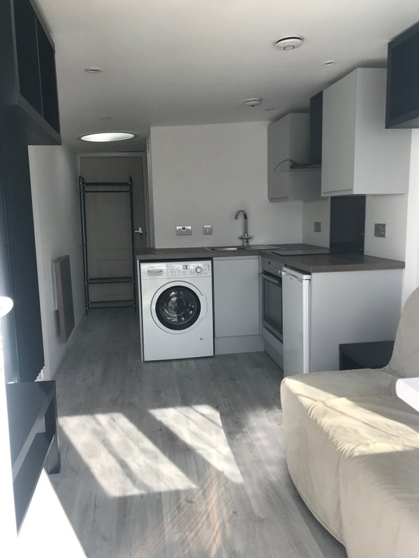 'En-suite self-contained studio room available' Room to Rent from SpareRoom