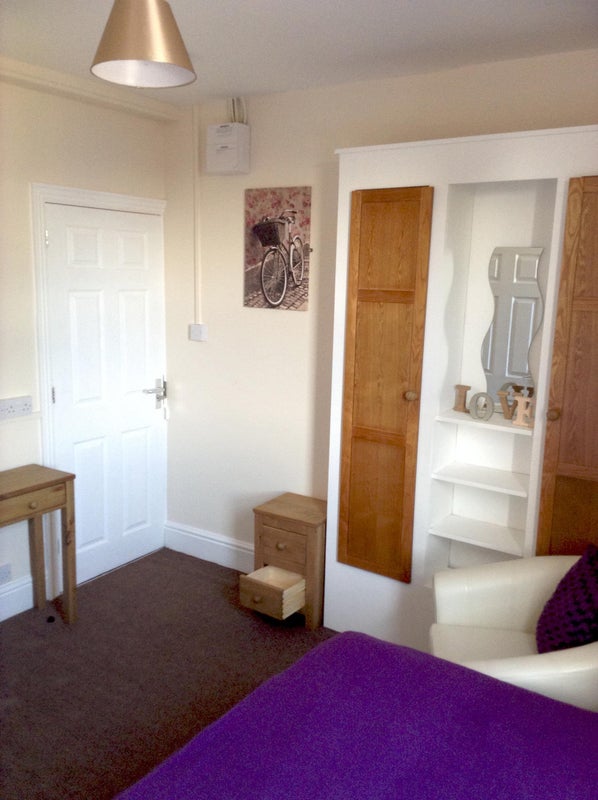 ' Fully Furnished Rooms ' Room to Rent from SpareRoom