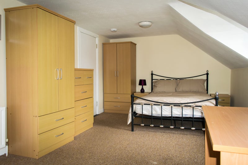 'Room - 1 College Terrace, Derry ' Room to Rent from SpareRoom