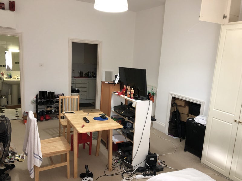 “A Large Studio Flat ” from SPARE ROOM.co.uk