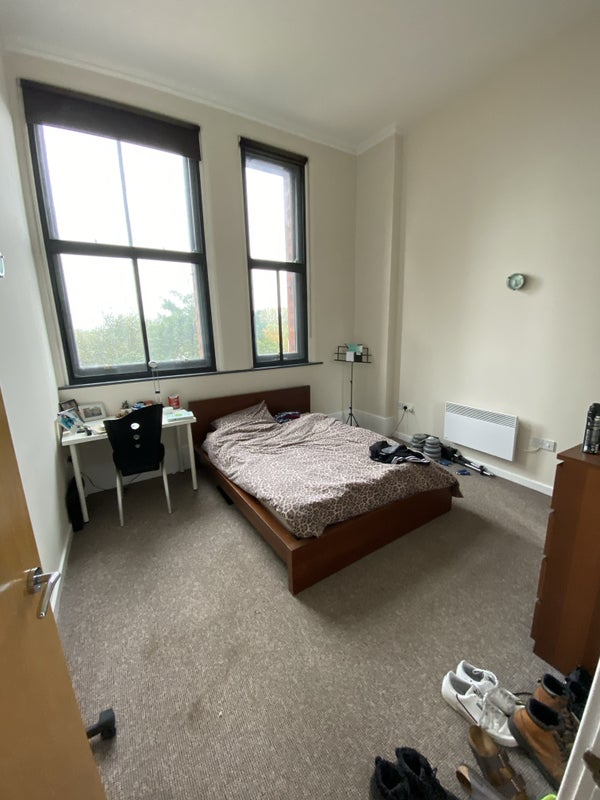 'Double room in city centre 2 bed apartment' Room to Rent from SpareRoom