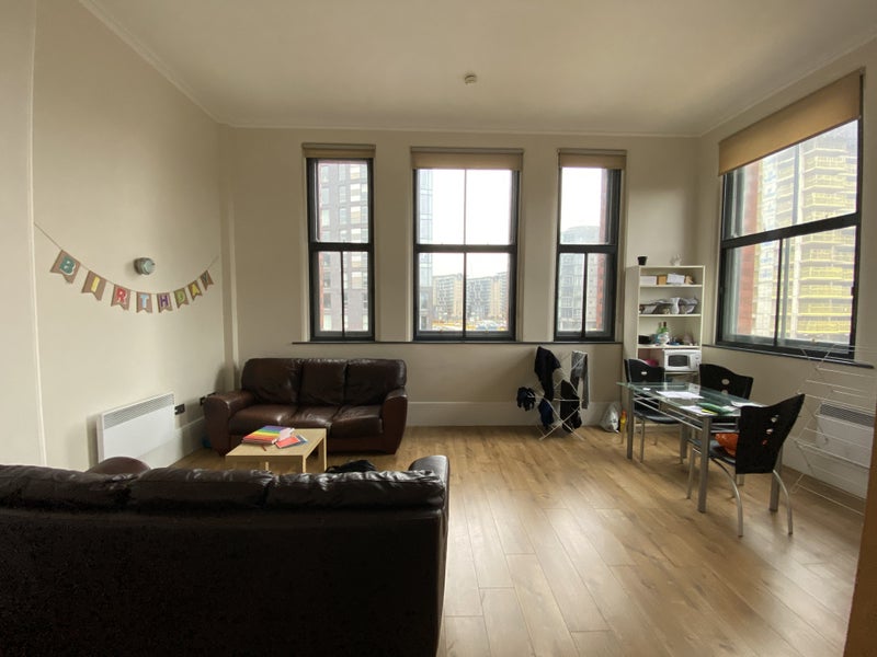 'Double room in city centre 2 bed apartment' Room to Rent from SpareRoom